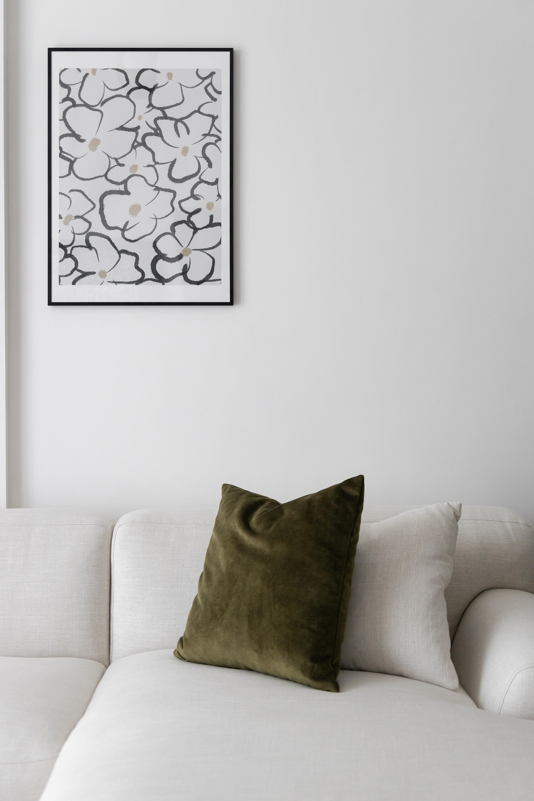 La Mer essence: Timeless Minimalist Retreat - Bloom and Beyond