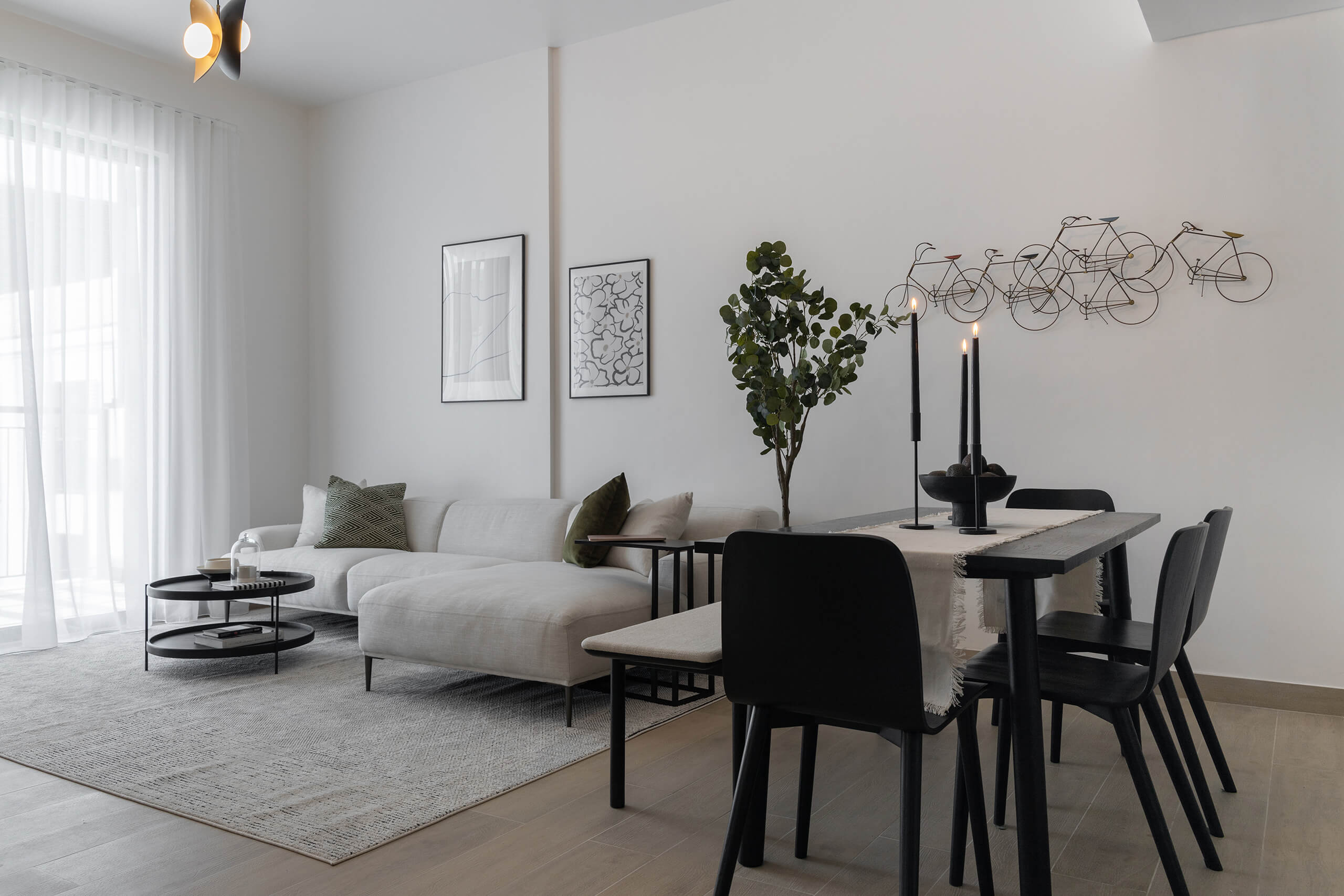 La Mer essence: Timeless Minimalist Retreat - Bloom and Beyond