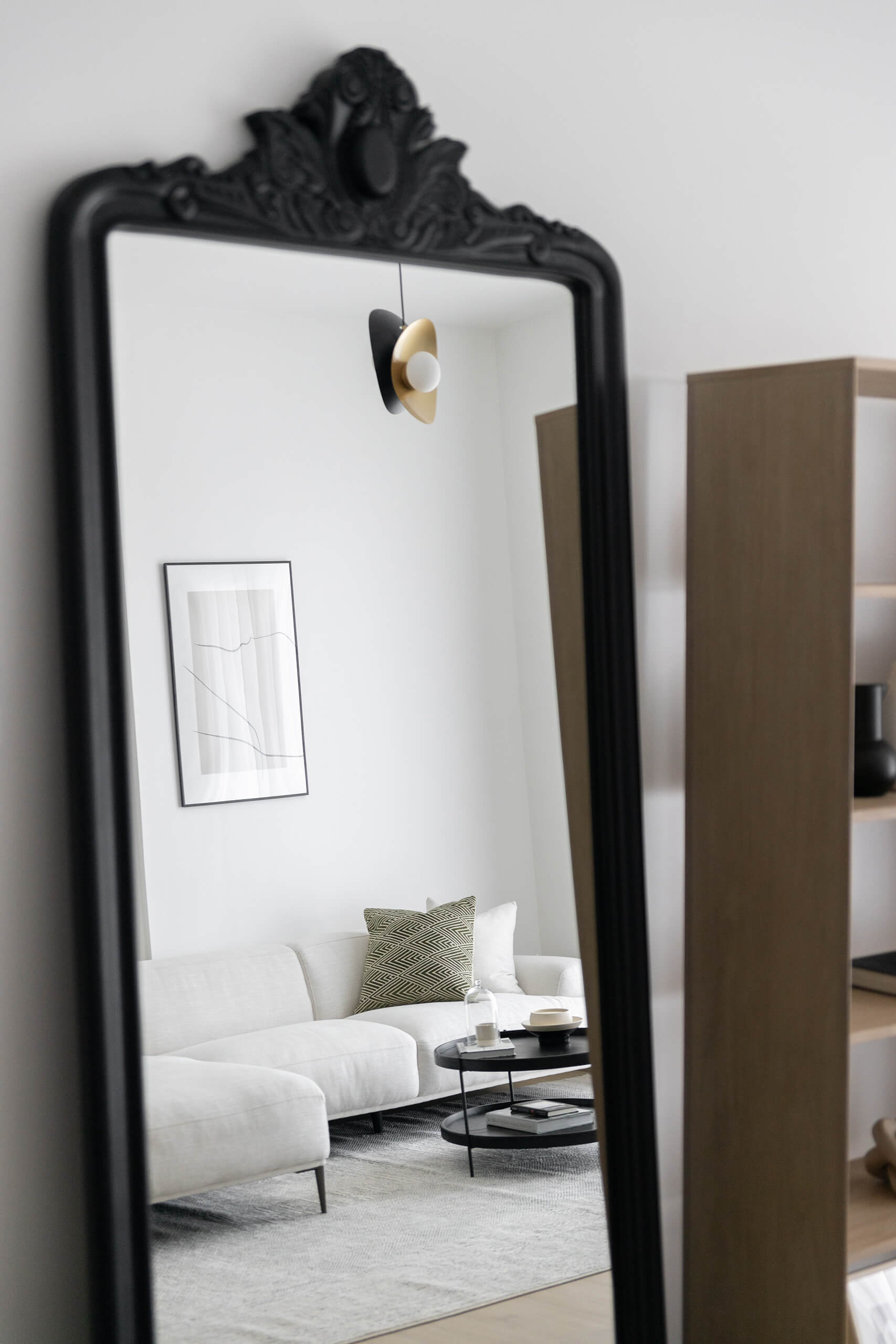 La Mer essence: Timeless Minimalist Retreat - Bloom and Beyond