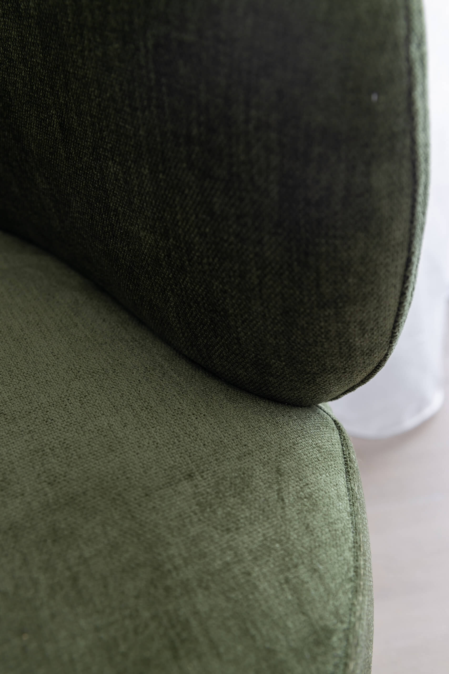 La Mer essence: Timeless Minimalist Retreat - Bloom and Beyond