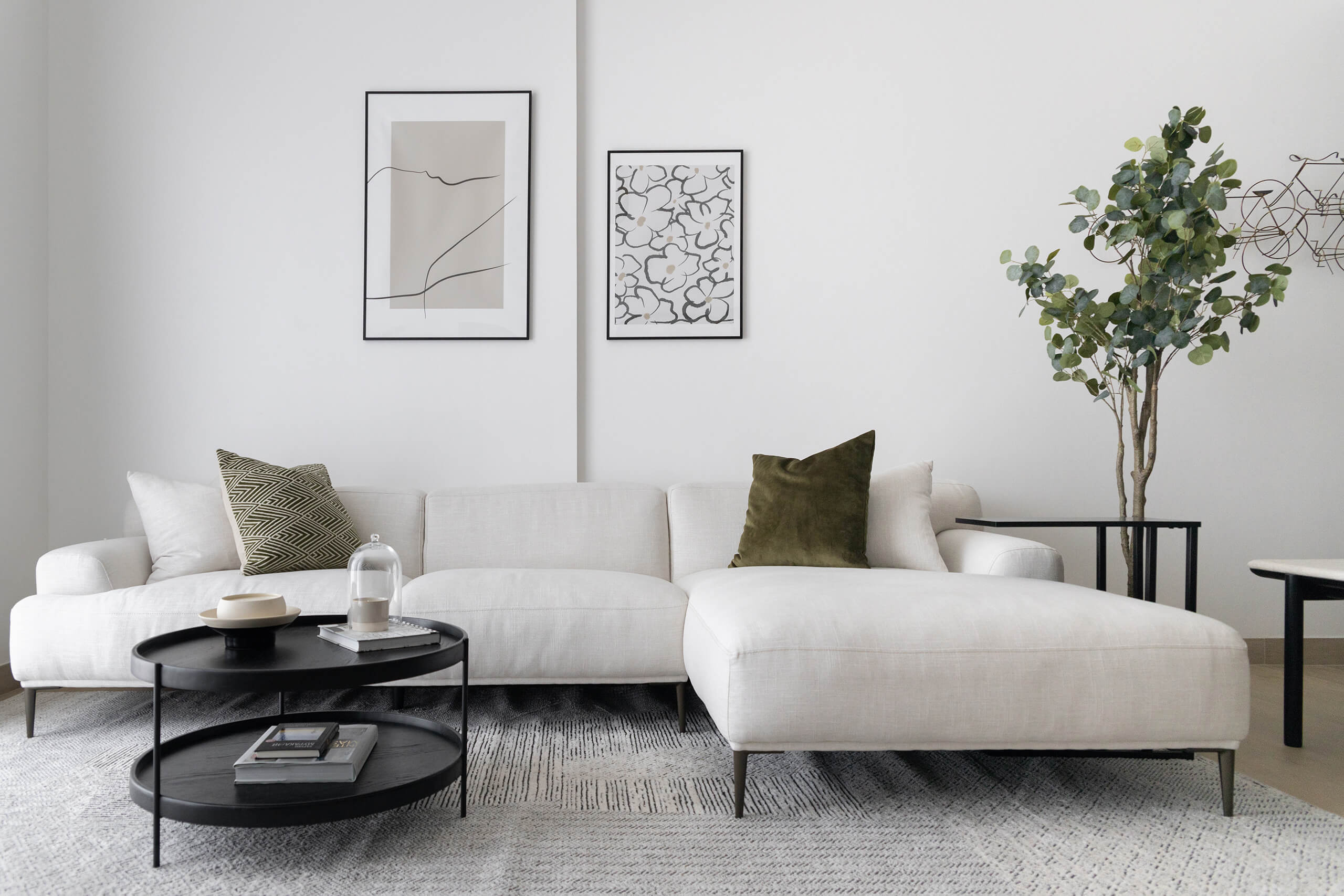 La Mer essence: Timeless Minimalist Retreat - Bloom and Beyond