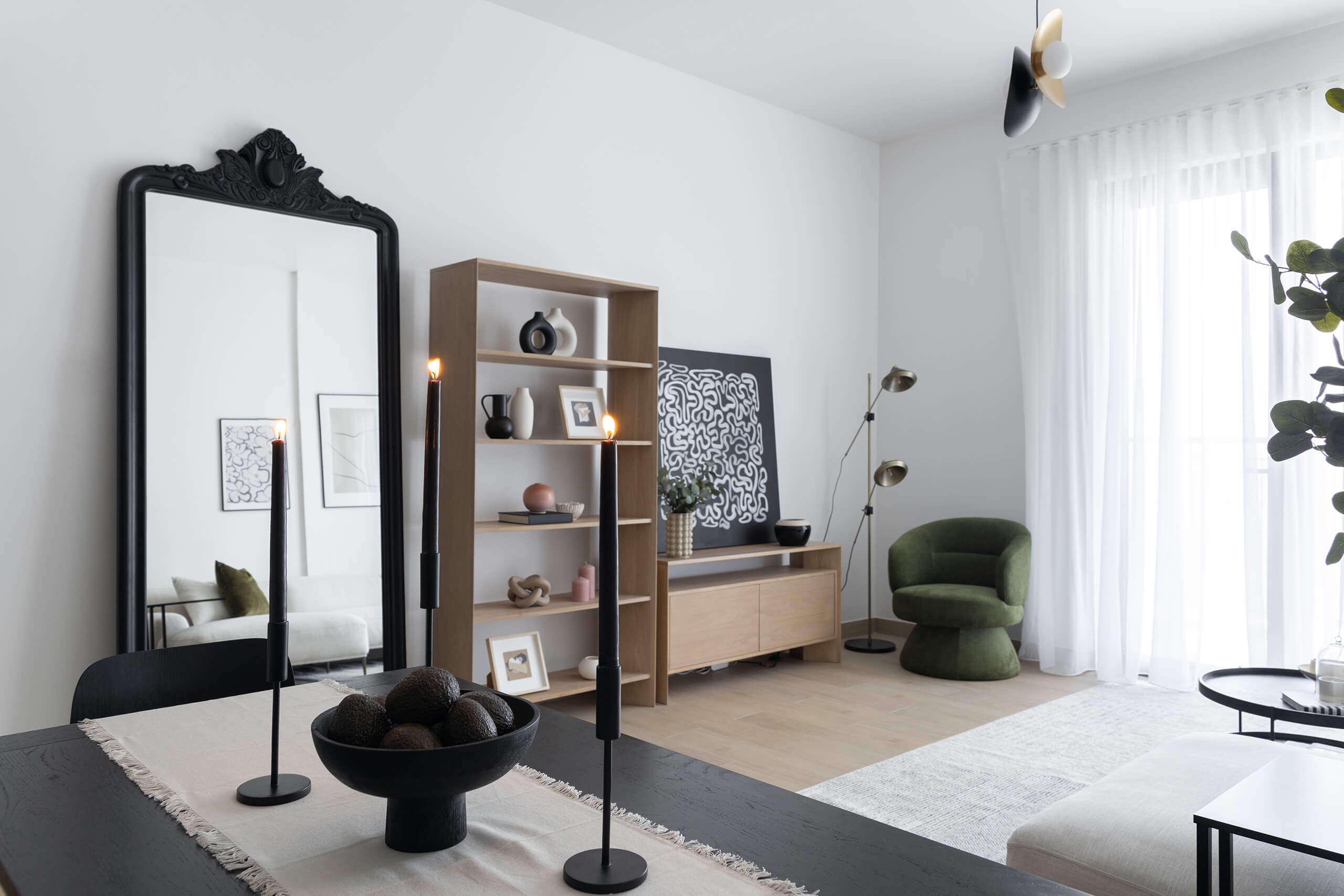 La Mer essence: Timeless Minimalist Retreat - Bloom and Beyond